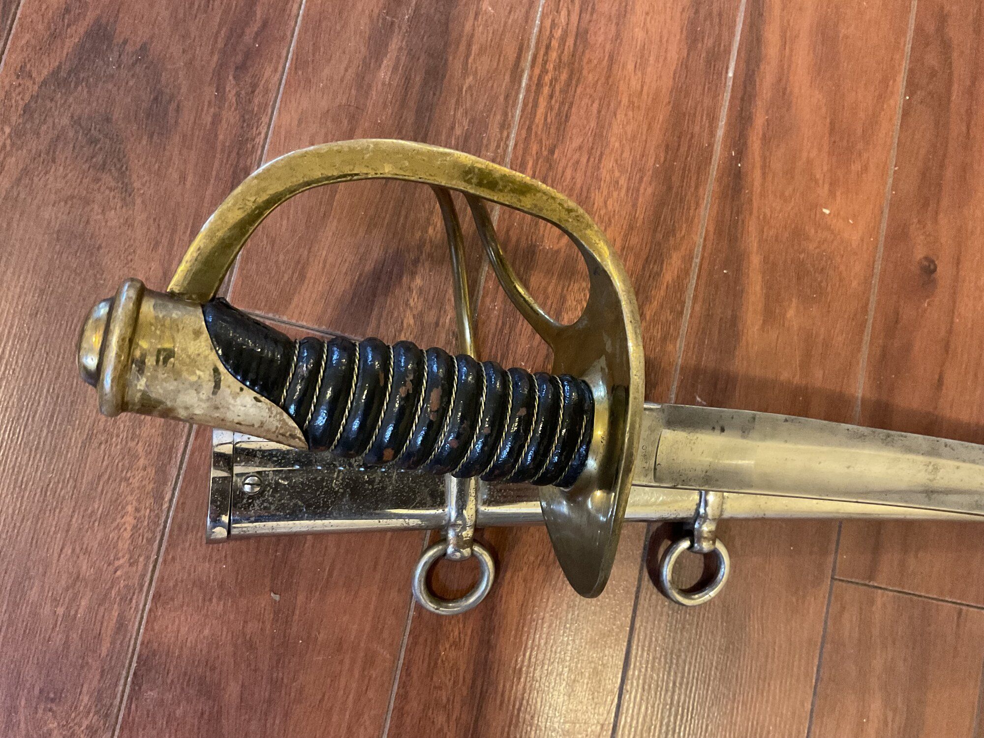 Edged Wpns - Just inherited an 1860 Heavy Calvary saber unmarked except ...
